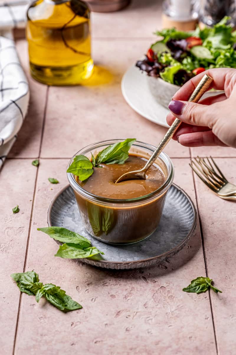 Fresh Basil Balsamic Vinaigrette (5-minute Salad Dressing) - Cooking ...