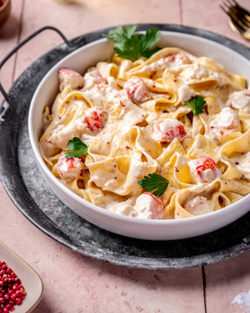Creamy Lobster Pappardelle Pasta with Champagne Sauce (Easy Date Night ...