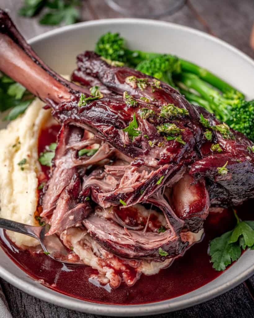 Braised Lamb Shanks with Red Wine (Fall off the Bone Tender) - Cooking ...